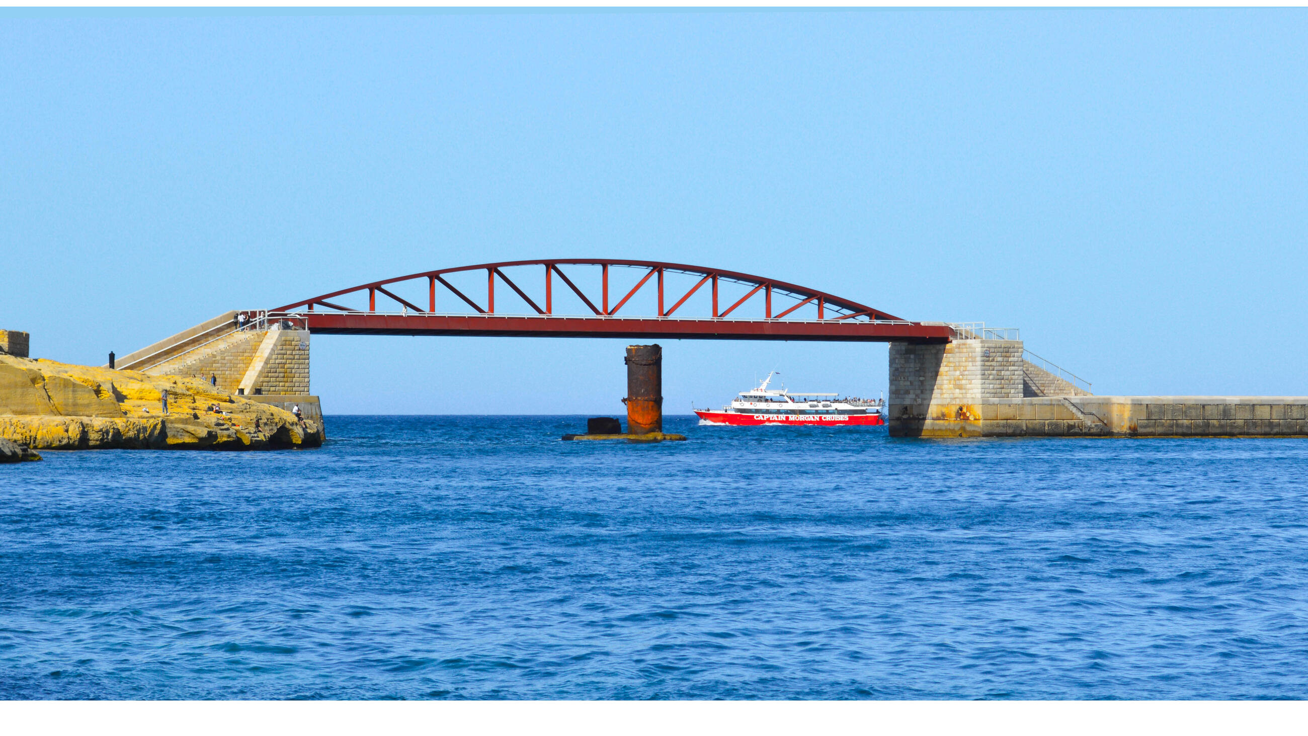 ST. ELMO BREAKWATER FOOTBRIDGE. Malta | Arenas&Asociados